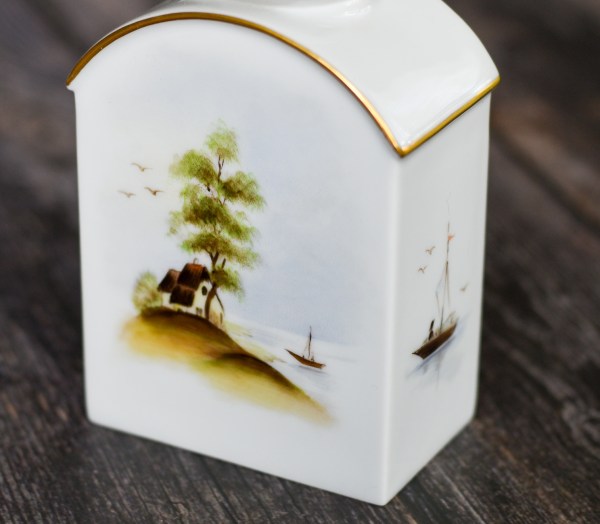 The porcelain tea caddy – Very Nearly Teatime